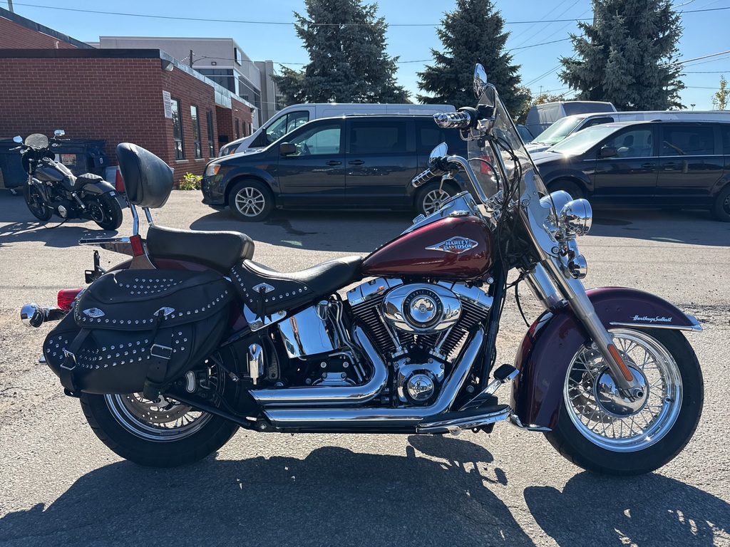 2014 Harley-Davidson Heritage Softail Classic | $12,900 | 17,592 km ...