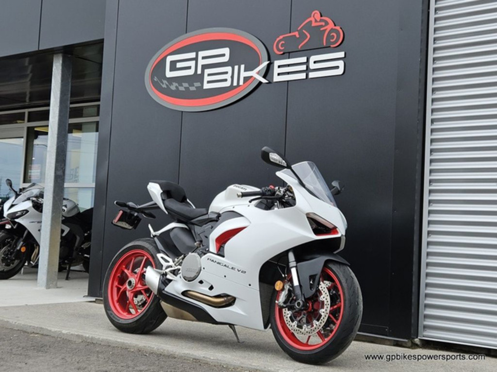2021 Ducati 1199 Panigale V2 White Rosso Livery - Whitby