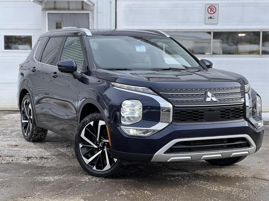 2022 Mitsubishi Outlander | $27,900 | 65,096 km | Gas SUV for sale by ...