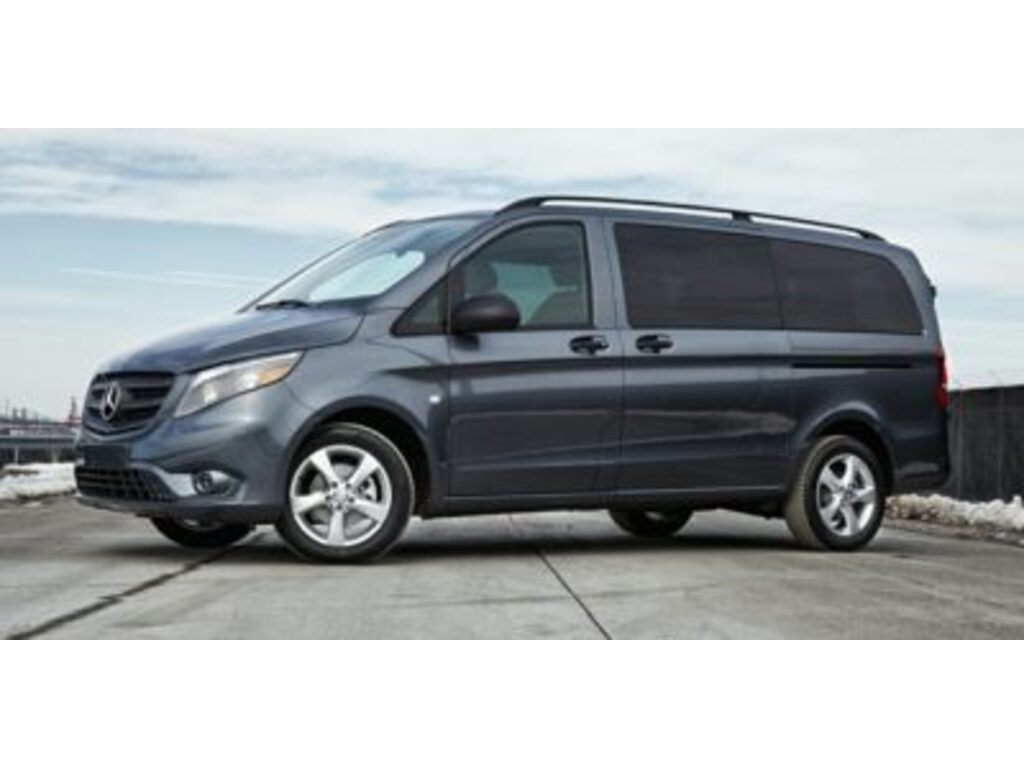 2016 Mercedes-Benz Metris Passenger Van | $16,995 | 278,000 km | Gas ...