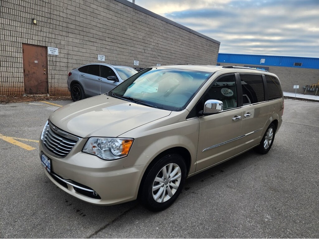2015 Chrysler Town & Country | $19,995 | 82,000 km | Gas Minivan for ...
