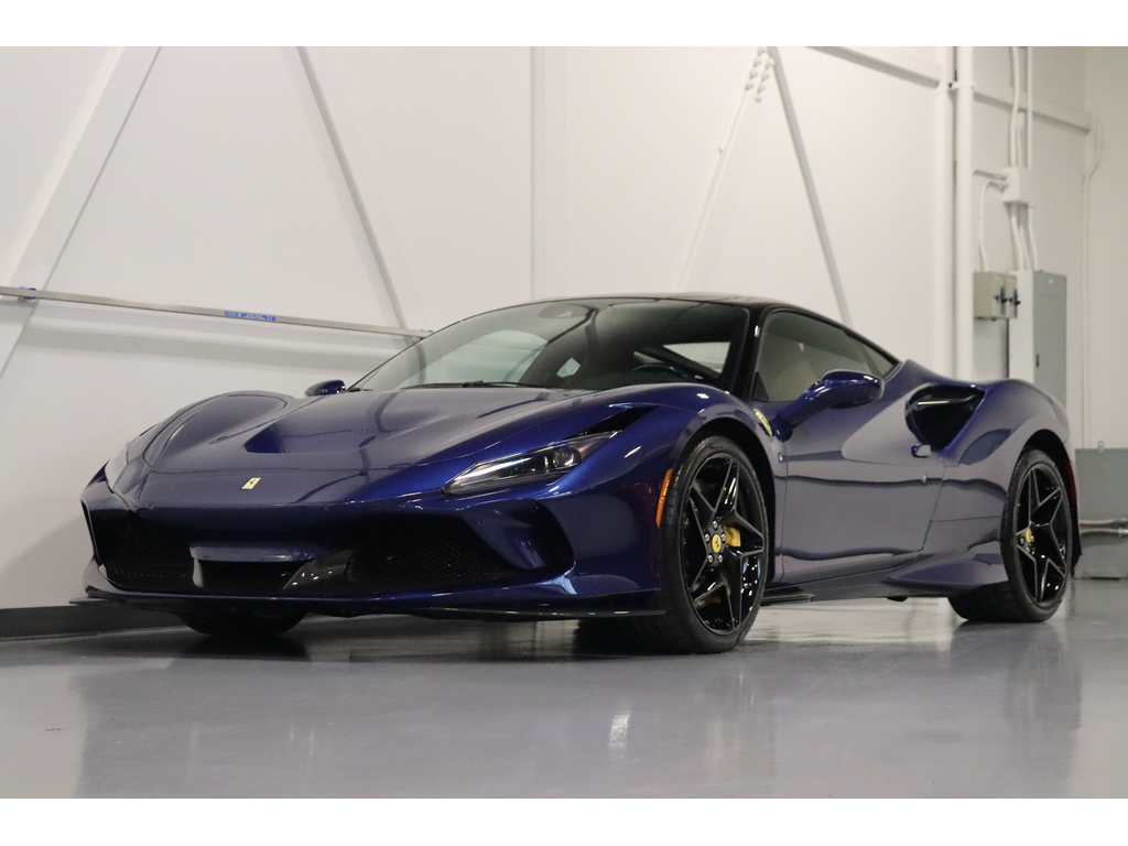 Ferrari F8 Tributo 2022 | 459 995 $ | 4 938 km | Coupé à essence en ...