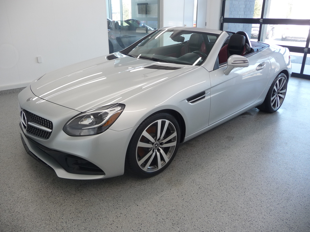 Mercedes-Benz SLC-Class 2018 | 39 900 $ | 65 060 km | Décapotable ou ...