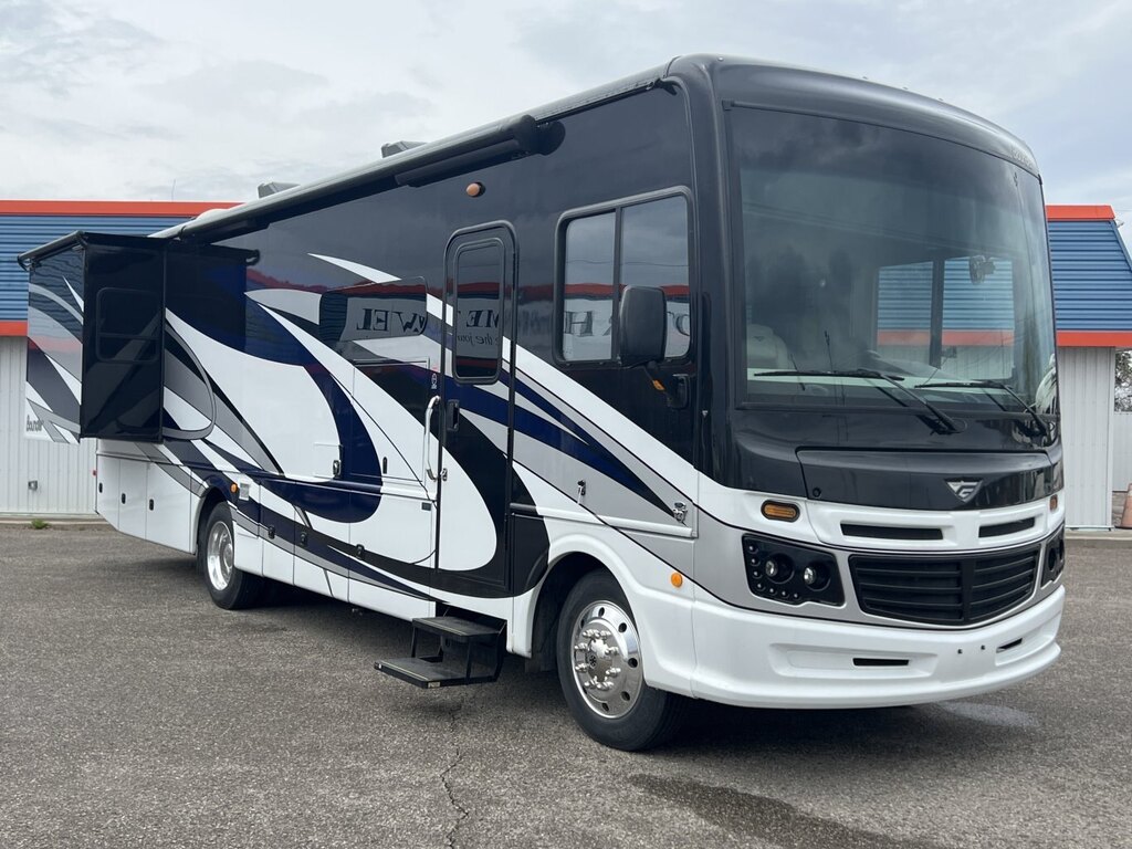 2020 Fleetwood Bounder | $189,786 | 6,500 km | for sale by Motor Home ...