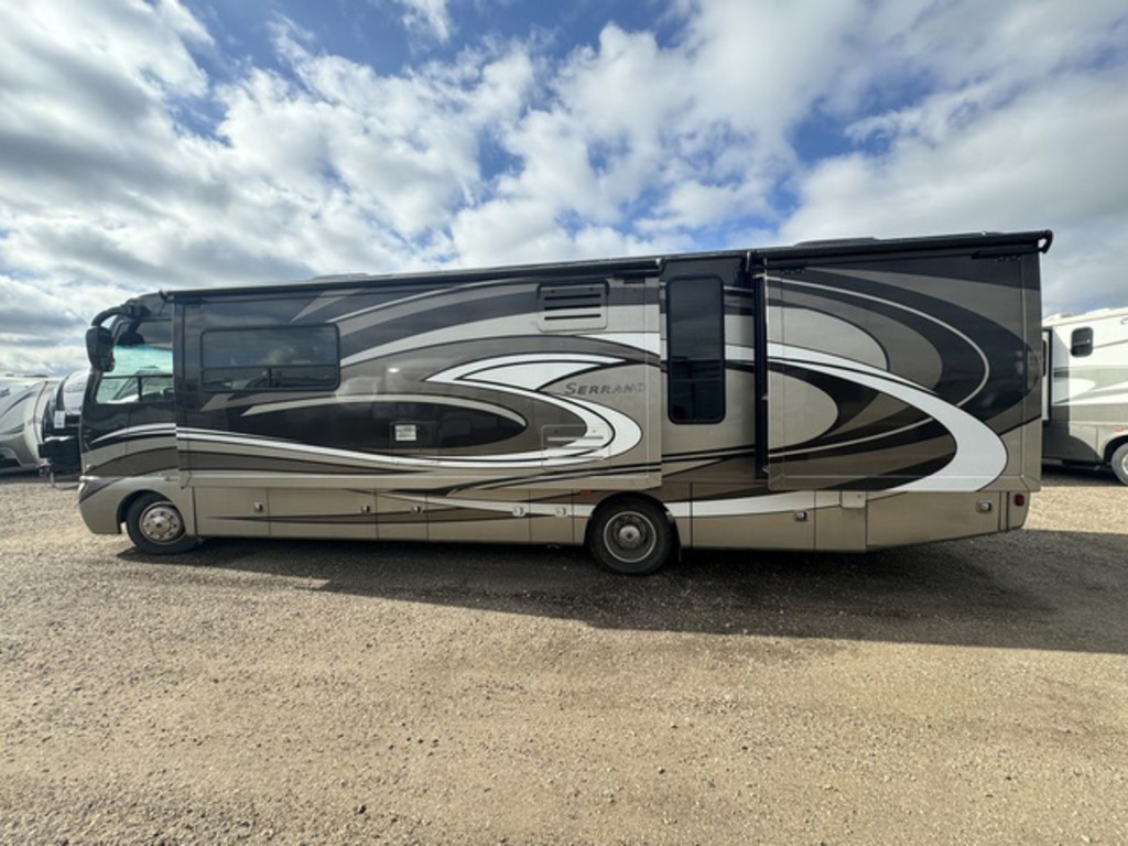 2011 Thor Motor Coach 33 A | $81,988 | 47,073 km | Diesel for sale by Edmonton Wholesale RV ...