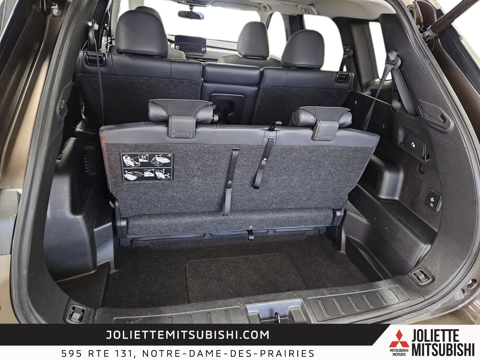 2024 Mitsubishi Outlander PHEV LE 4WD Toit Pano 7 Places S. Chauffants ...