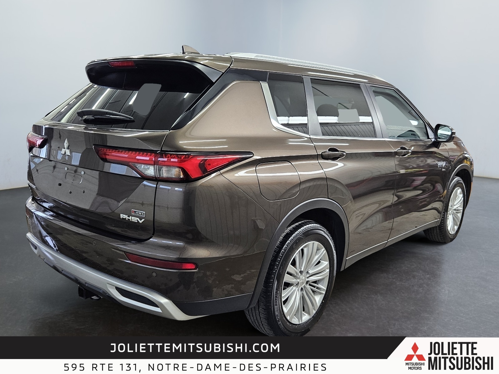 2024 Mitsubishi Outlander PHEV LE 4WD Toit Pano 7 Places S. Chauffants ...