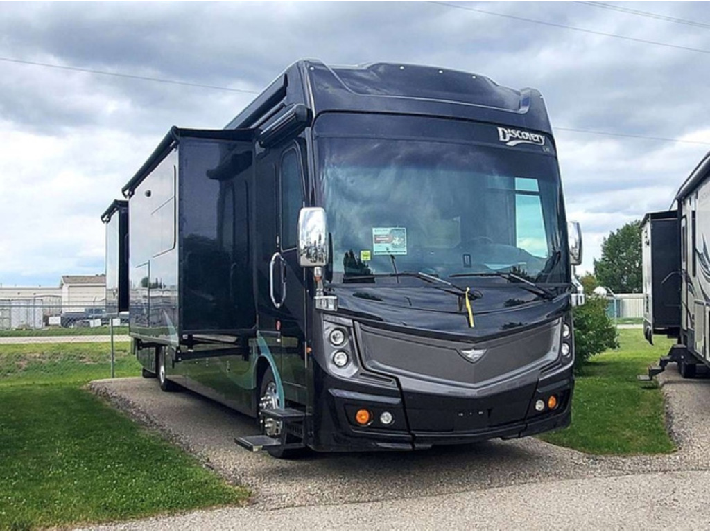 2019 Fleetwood Discovery Lxe | $249,990 | 21,000 km | for sale by ...