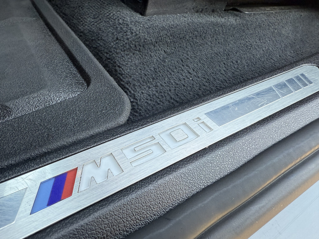 2020 BMW X6 M M50i | CARBON FIBRE | Pano | CarPlay | CleanCarfax от