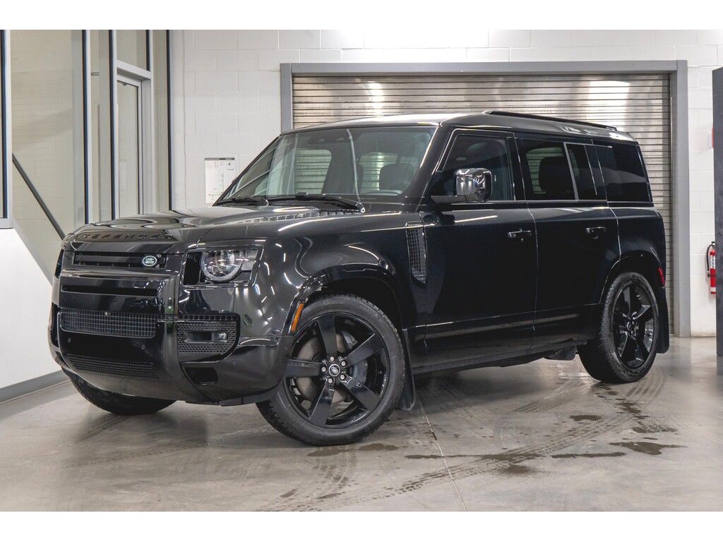 2025 Land Rover Defender | $94,900 | 21,584 km | Premium Unleaded 91 ...