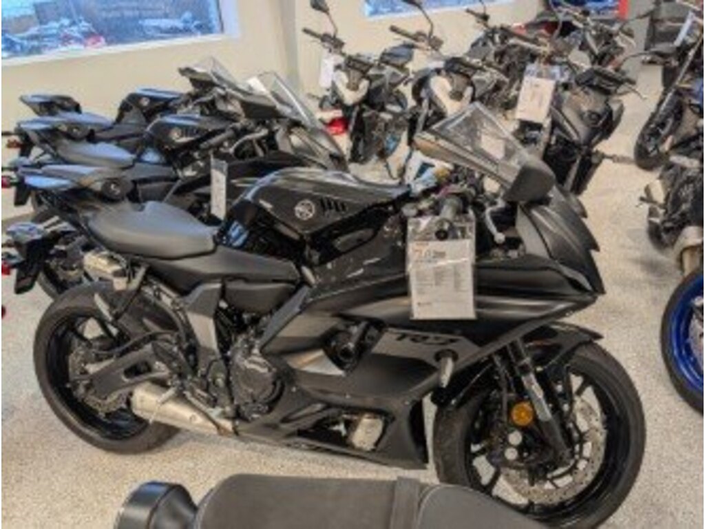 2025 Yamaha YZF-R7 | $11,799 | for sale by Windsor Yamaha | Tecumseh, ON