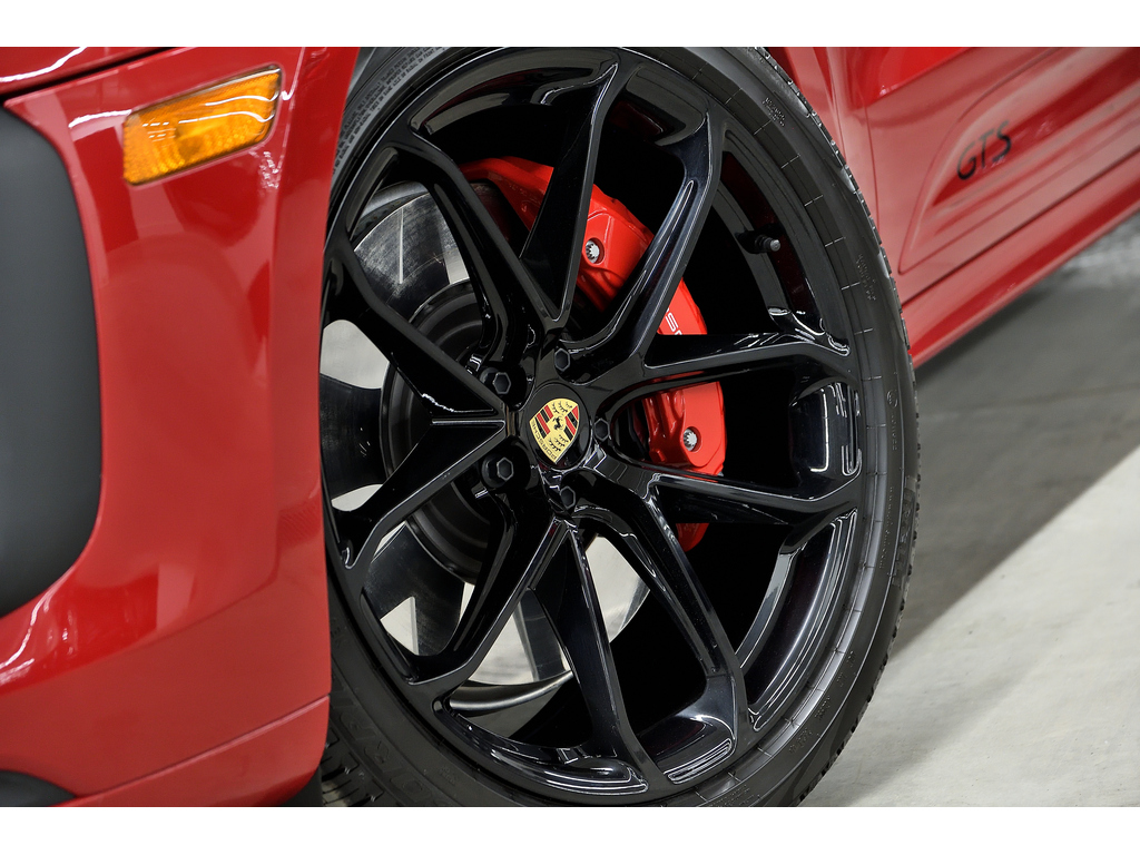 2025 Porsche Macan GTS AWD / Premium Plus Package / BOSE