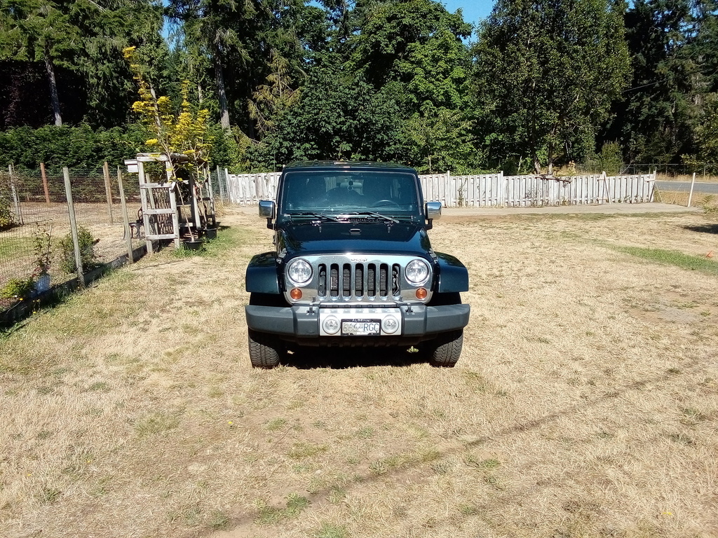 2012 Jeep WRANGLER UNLIMITED 4WD 4dr Sahara - Parksville