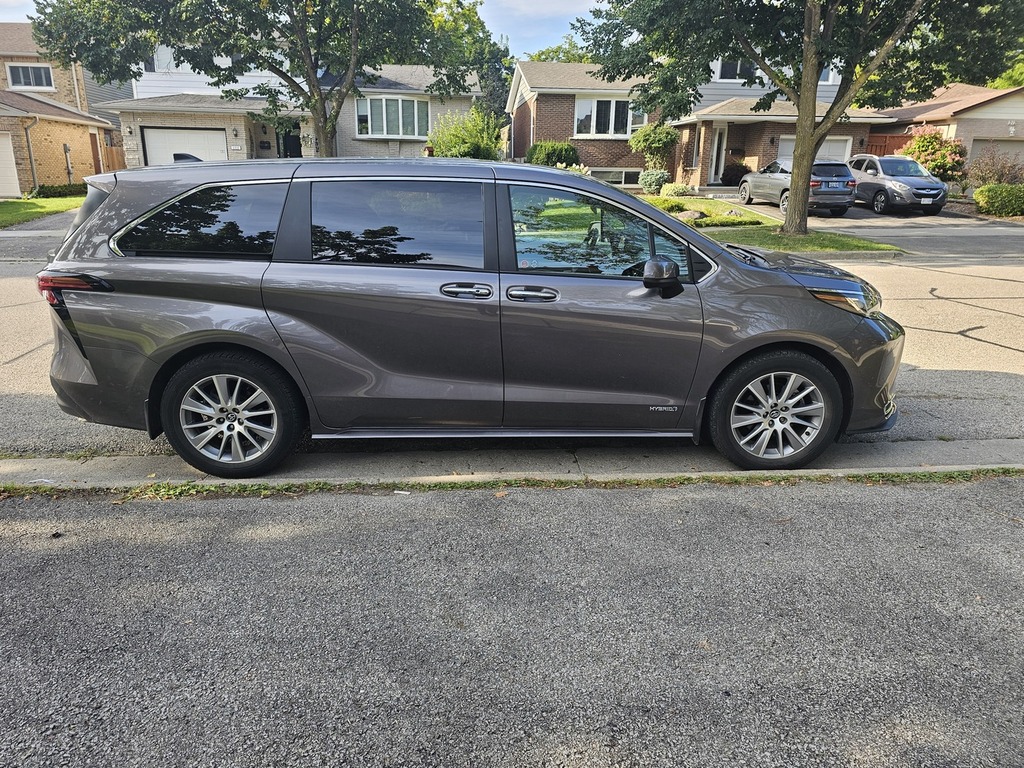 2021 Toyota Sienna XLE 8-Passenger FWD - Kitchener