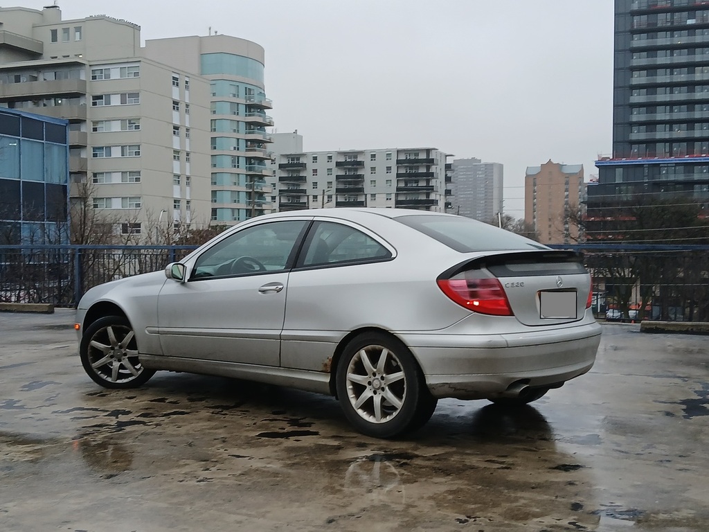 2003 Mercedes-Benz C-Class | $3,000 | 290,000 km | Gasoline Coupe for ...