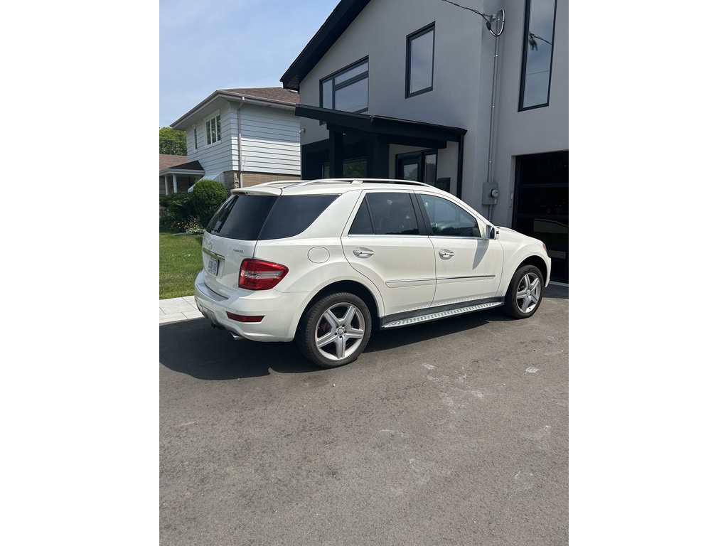 2011 Mercedes-Benz ML550 Amg pkg - Scarborough