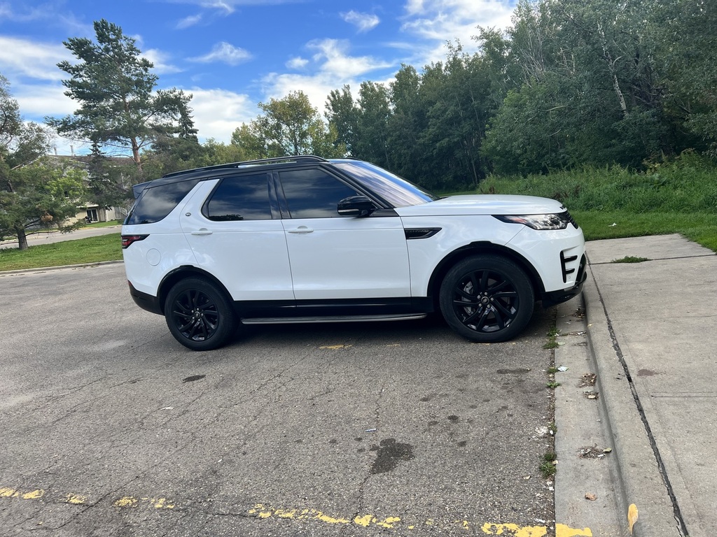 2020 Land Rover Discovery Landmark 4WD - Edmonton