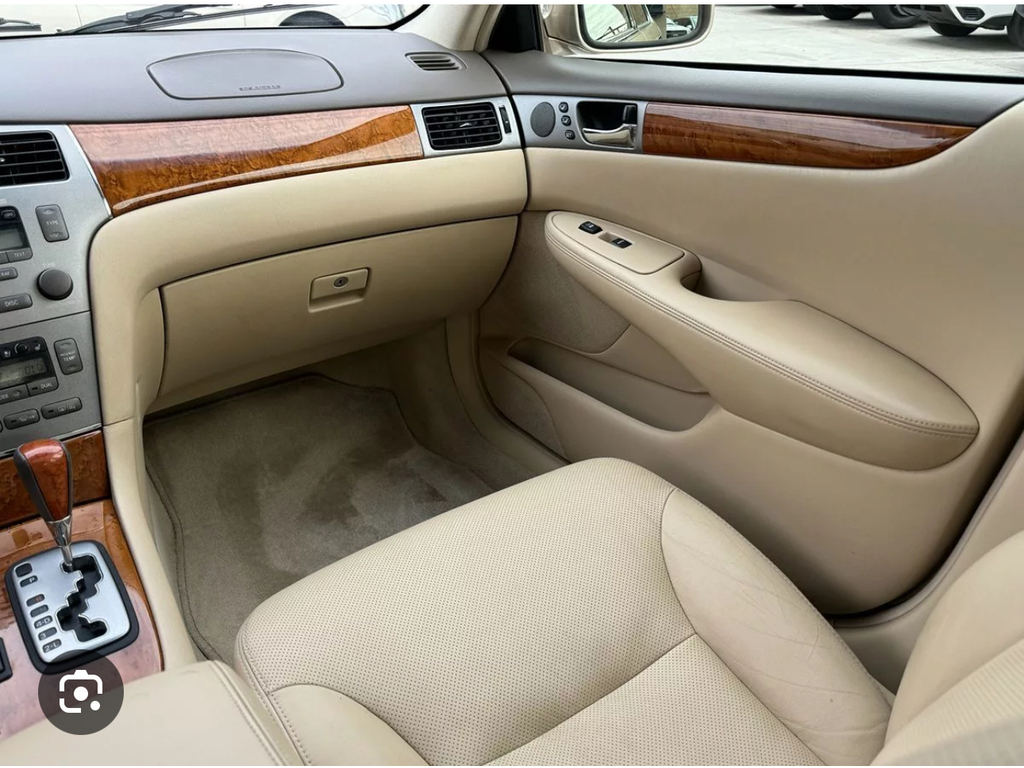 2005 Lexus ES | $4,500 | 242,100 km | Gasoline Sedan for sale by ...