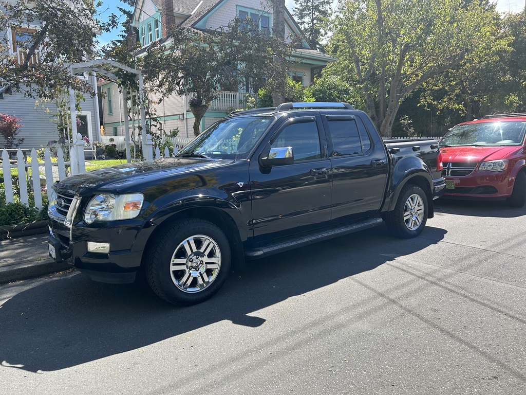 2007 Ford Explorer Sport Trac 4WD 4dr 4.6L XLT - Victoria