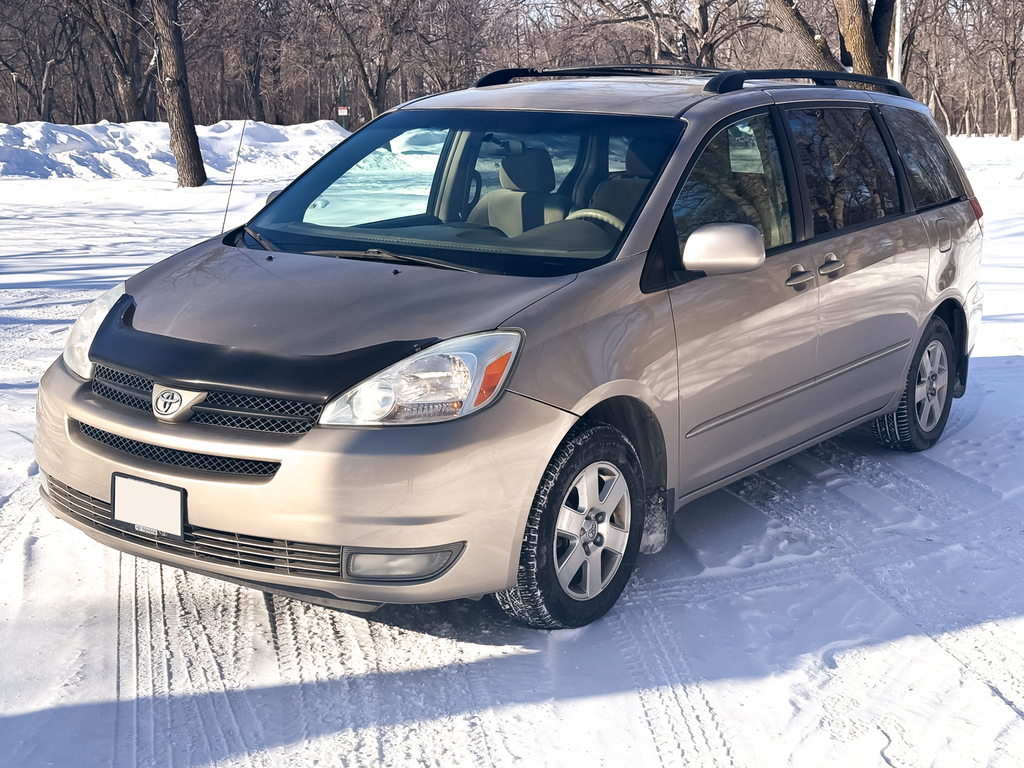 2004 Toyota Sienna | $5,500 | 468,000 km | Gasoline Minivan for sale by ...