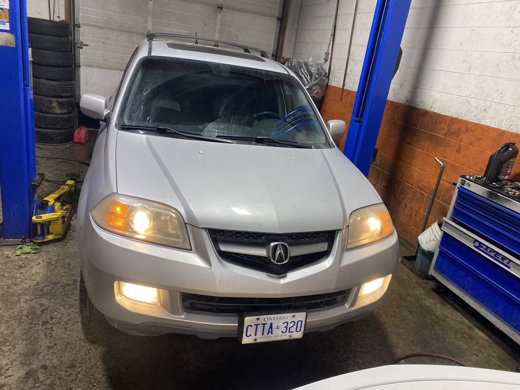 2005 Acura MDX | $2,500 | 323,000 km | Gasoline Vehicle for sale by ...