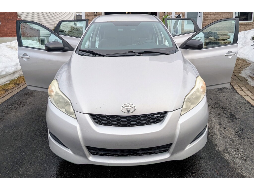 2010 Toyota Matrix | $5,500 | 213,000 km | Gasoline Hatchback for sale ...