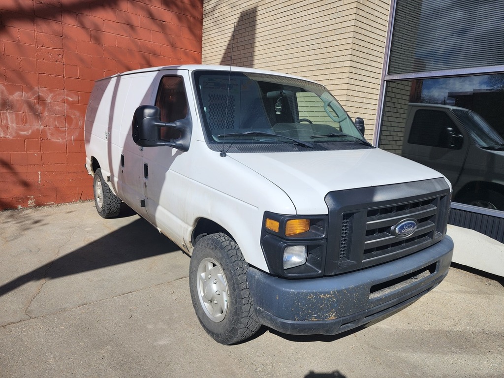 Ford E-Series Cargo Van 2012 | 9 950 $ | 159 000 km | Camion à essence ...