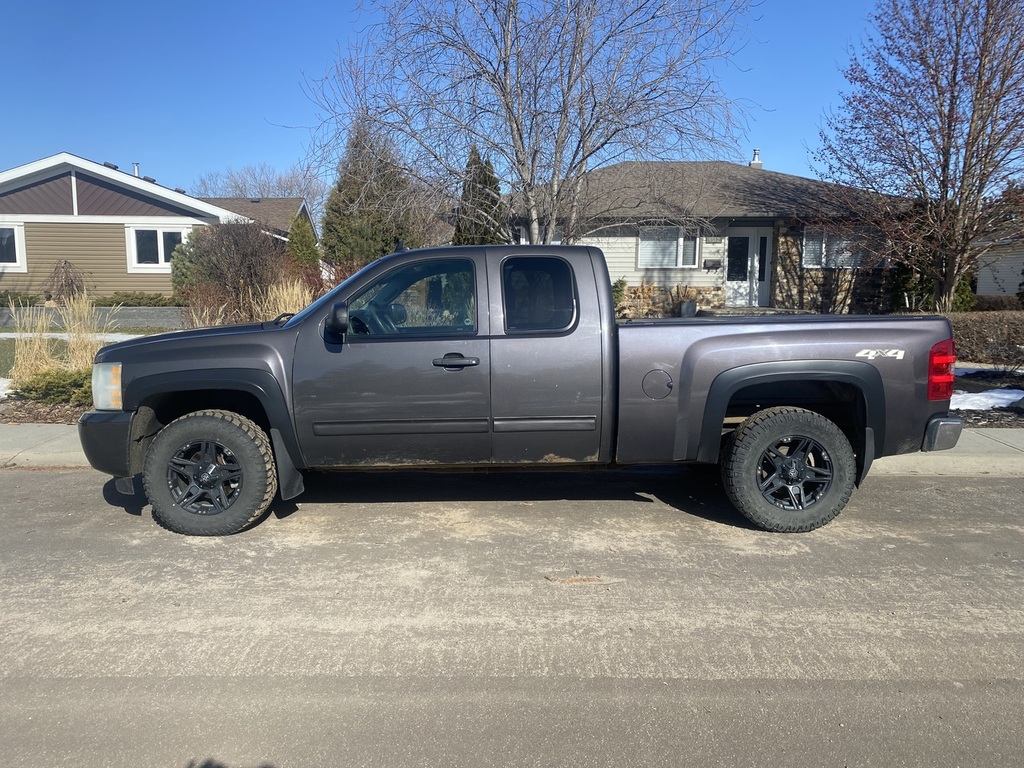 2010 Chevrolet Silverado 1500 | $12,800 | 153,930 km | Gasoline Truck ...