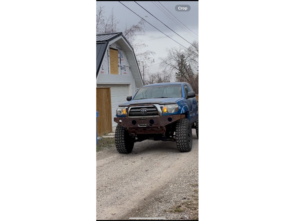 2009 Toyota Tacoma | $6,000 | 308,000 km | Truck for sale by Private ...