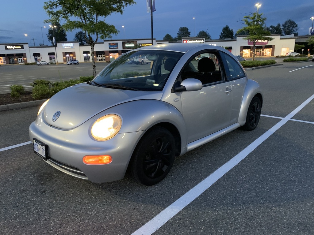 2001 Volkswagen Beetle | $2,300 | 205,000 km | Gasoline Hatchback for ...
