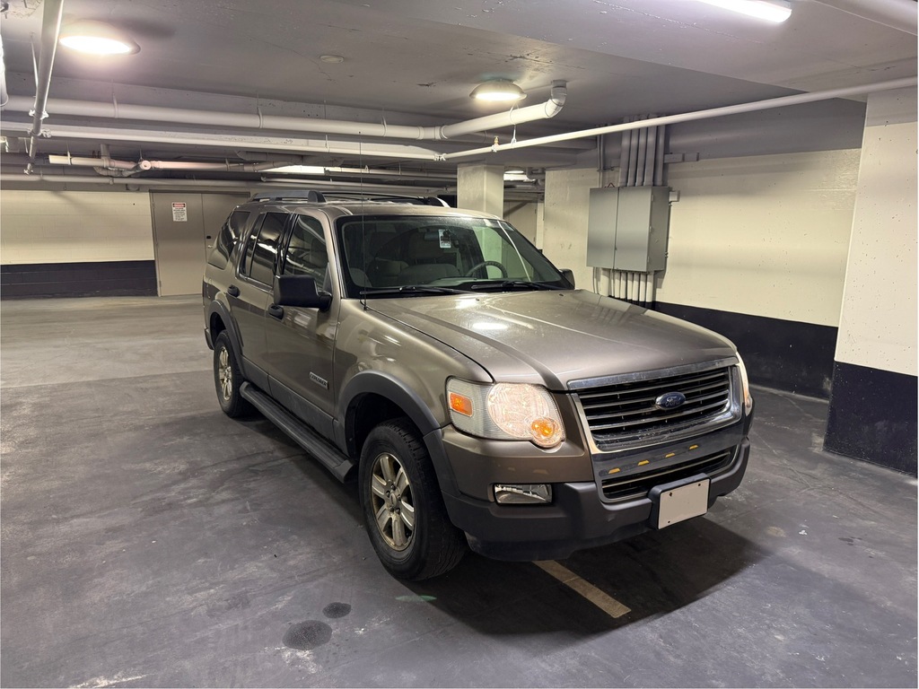 2006 Ford Explorer | $7,200 | 310,000 km | Gasoline Vehicle for sale by ...